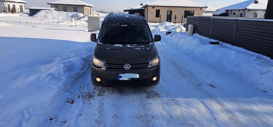 Brown Volkswagen Caddy 2011 in Kaunas, with an engine capacity of 1.60 L and mileage of 400 thousand km for 5324 €, photo 18 on AUTOMOTO.COM.LV