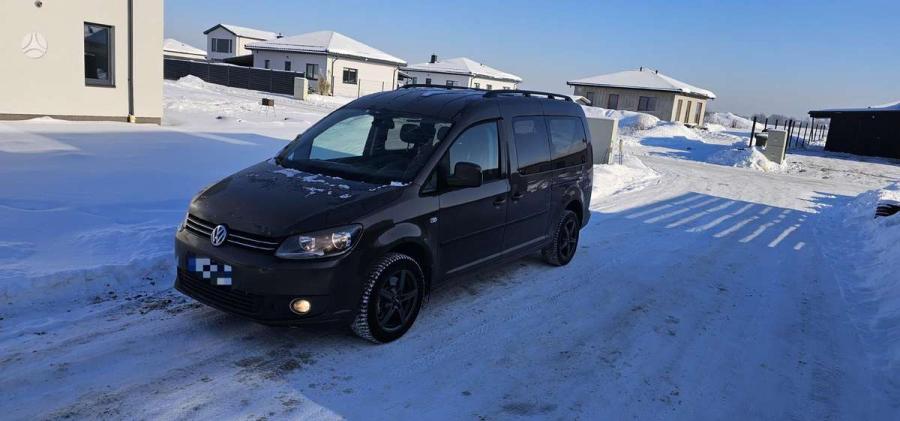 Brown Volkswagen Caddy 2011 in Kaunas, with an engine capacity of 1.60 L and mileage of 400 thousand km for 5324 €, photo 19 on AUTOMOTO.COM.LV