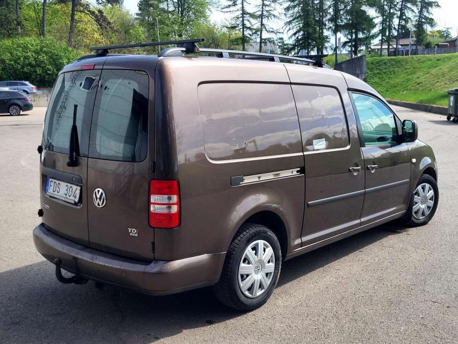 Brown Volkswagen Caddy 2011 in Vilnius, with an engine capacity of 1.60 L and mileage of 355 thousand km for 3350 €, photo 1 on AUTOMOTO.COM.LV