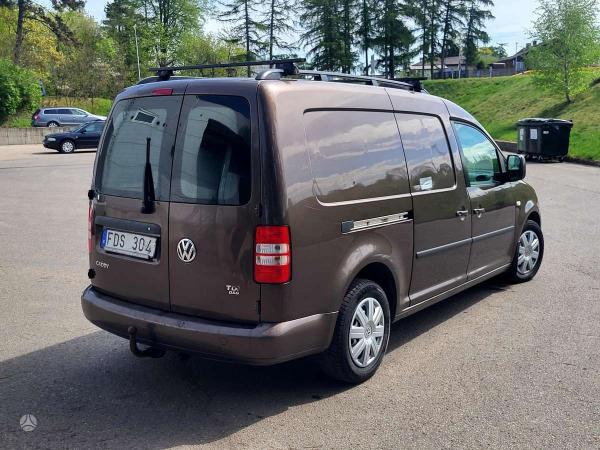 Brown Volkswagen Caddy 2011 in Vilnius, with an engine capacity of 1.60 L and mileage of 355 thousand km for 3350 €, photo 2 on AUTOMOTO.COM.LV