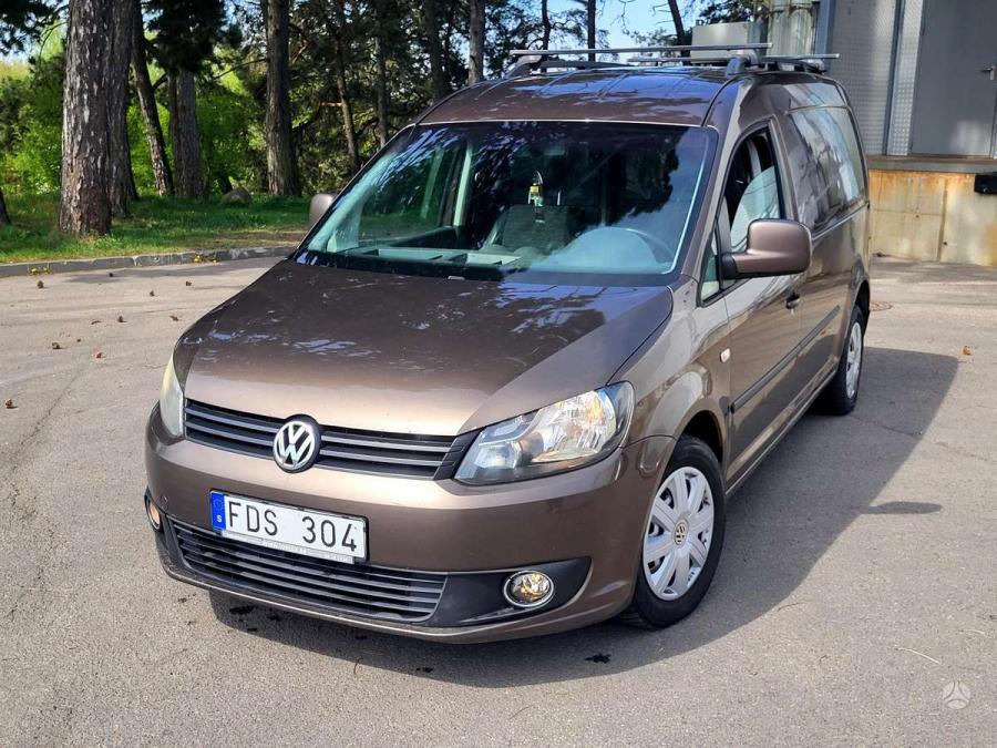 Brown Volkswagen Caddy 2011 in Vilnius, with an engine capacity of 1.60 L and mileage of 355 thousand km for 3350 €, photo 4 on AUTOMOTO.COM.LV