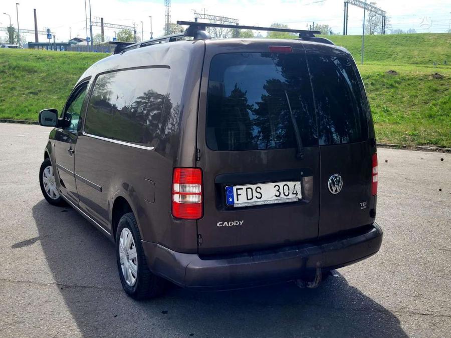 Brown Volkswagen Caddy 2011 in Vilnius, with an engine capacity of 1.60 L and mileage of 355 thousand km for 3350 €, photo 7 on AUTOMOTO.COM.LV