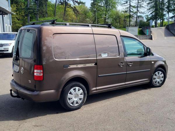 Brown Volkswagen Caddy 2011 in Vilnius, with an engine capacity of 1.60 L and mileage of 355 thousand km for 3350 €, photo 7 on AUTOMOTO.COM.LV