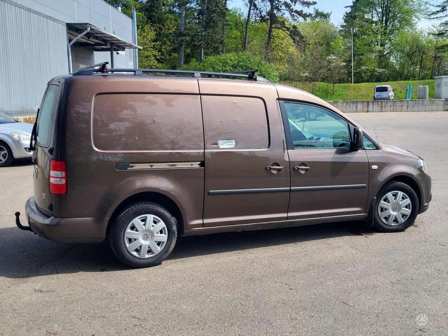 Brown Volkswagen Caddy 2011 in Vilnius, with an engine capacity of 1.60 L and mileage of 355 thousand km for 3350 €, photo 11 on AUTOMOTO.COM.LV