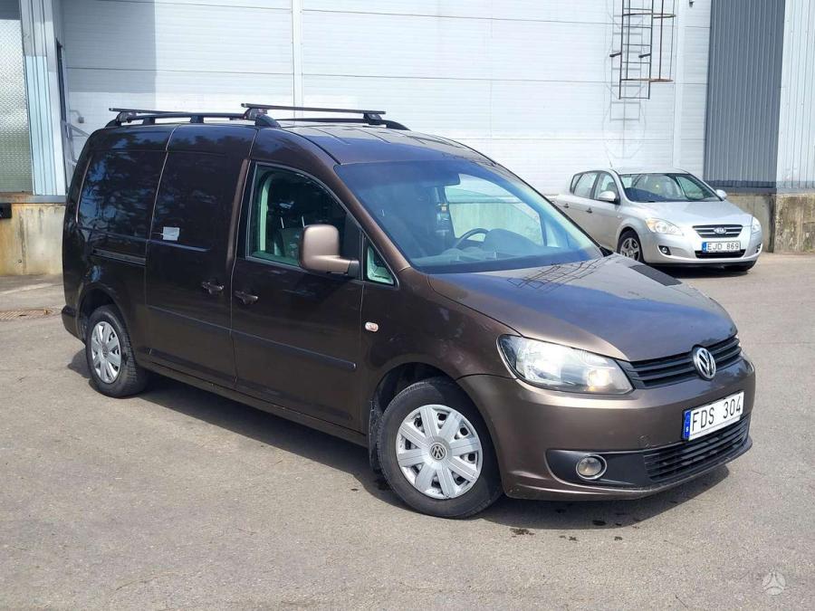 Brown Volkswagen Caddy 2011 in Vilnius, with an engine capacity of 1.60 L and mileage of 355 thousand km for 3350 €, photo 17 on AUTOMOTO.COM.LV