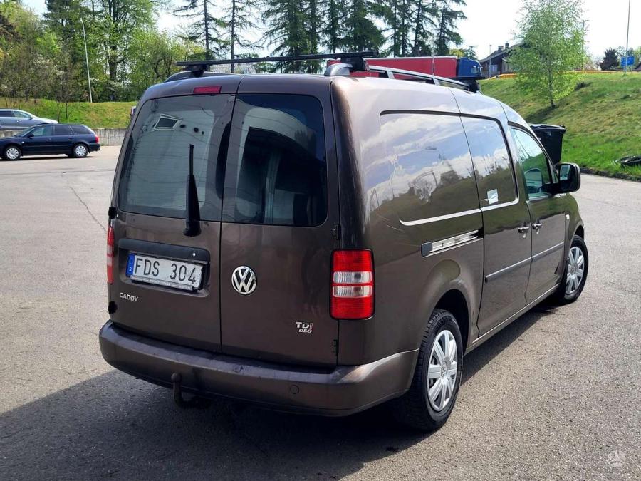 Brown Volkswagen Caddy 2011 in Vilnius, with an engine capacity of 1.60 L and mileage of 355 thousand km for 3350 €, photo 18 on AUTOMOTO.COM.LV
