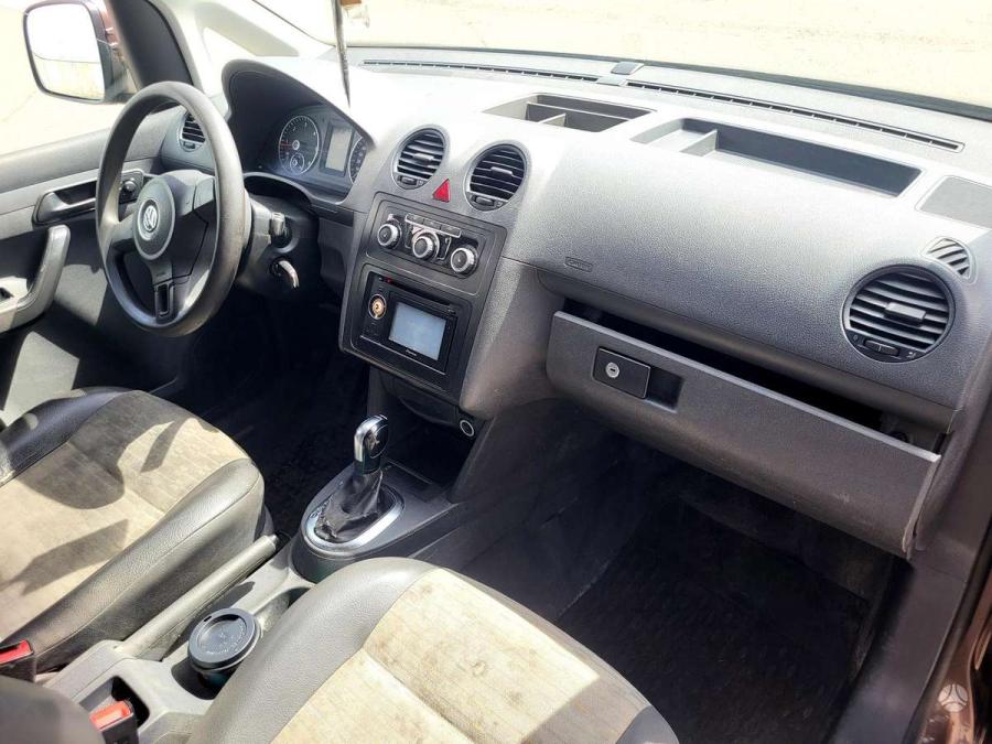 Brown Volkswagen Caddy 2011 in Vilnius, with an engine capacity of 1.60 L and mileage of 355 thousand km for 3350 €, photo 22 on AUTOMOTO.COM.LV