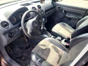 Brown Volkswagen Caddy 2011 in Vilnius, with an engine capacity of 1.60 L and mileage of 355 thousand km for 3350 €, photo 23 on AUTOMOTO.COM.LV