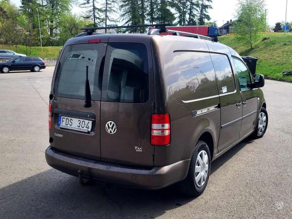 Brown Volkswagen Caddy 2011 in Vilnius, with an engine capacity of 1.60 L and mileage of 355 thousand km for 3350 €, photo 8 on AUTOMOTO.COM.LV