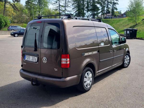 Brown Volkswagen Caddy 2011 in Vilnius, with an engine capacity of 1.60 L and mileage of 355 thousand km for 3300 €, photo 9 on AUTOMOTO.COM.LV