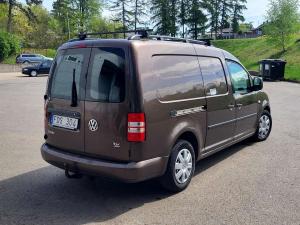 Brown Volkswagen Caddy 2011 in Vilnius, with an engine capacity of 1.60 L and mileage of 355 thousand km for 3300 €, photo 10 on AUTOMOTO.COM.LV