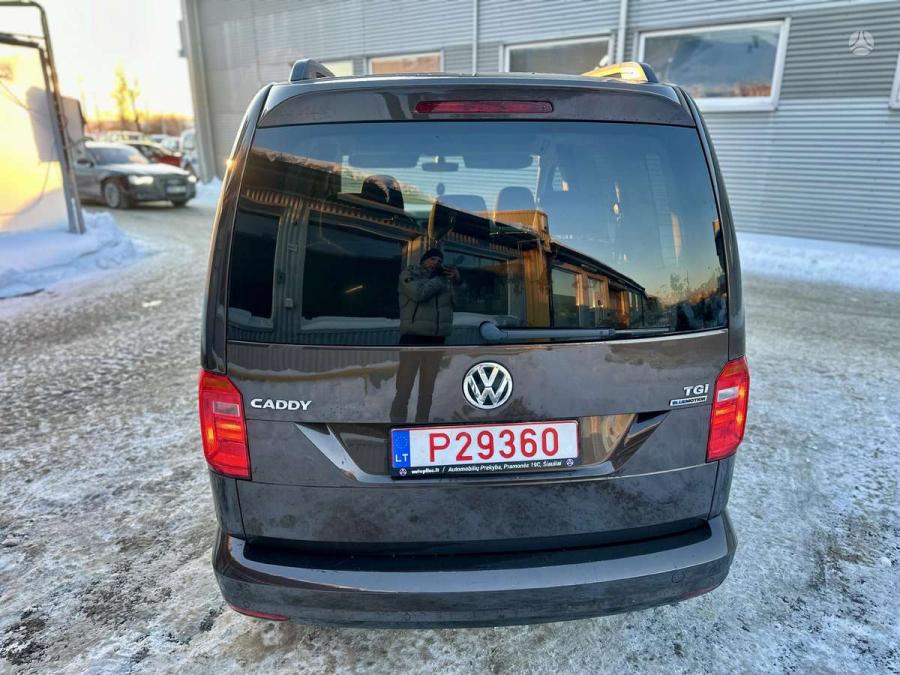 Brown Volkswagen Caddy 2017 in Siauliai, with an engine capacity of 1.40 L and mileage of 220 thousand km for 8750 €, photo 7 on AUTOMOTO.COM.LV