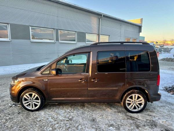 Brown Volkswagen Caddy 2017 in Siauliai, with an engine capacity of 1.40 L and mileage of 220 thousand km for 8750 €, photo 10 on AUTOMOTO.COM.LV