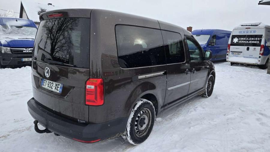 Brūns Volkswagen Caddy 2018 Tauragė, ar dzinēja tilpumu 2.00 L un nobraukumu 170 tūkst. km par 10500 €, foto 4 vietnē AUTOMOTO.COM.LV