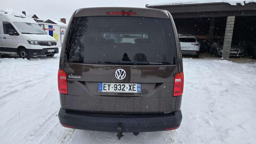 Brūns Volkswagen Caddy 2018 Tauragė, ar dzinēja tilpumu 2.00 L un nobraukumu 170 tūkst. km par 10500 €, foto 6 vietnē AUTOMOTO.COM.LV