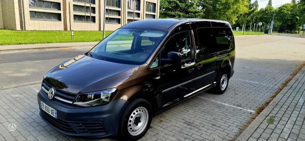 Brown Volkswagen Caddy 2018 in Taurage, with an engine capacity of 2.00 L and mileage of 170 thousand km for 8800 €, photo 3 on AUTOMOTO.COM.LV