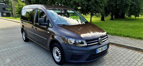 Brown Volkswagen Caddy 2018 in Taurage, with an engine capacity of 2.00 L and mileage of 170 thousand km for 8800 €, photo 6 on AUTOMOTO.COM.LV