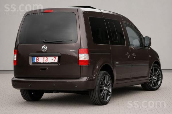 Brown Volkswagen Caddy 2009 in Tukums, with an engine capacity of 2.00 L and mileage of 251 thousand km for 6900 €, photo 4 on AUTOMOTO.COM.LV