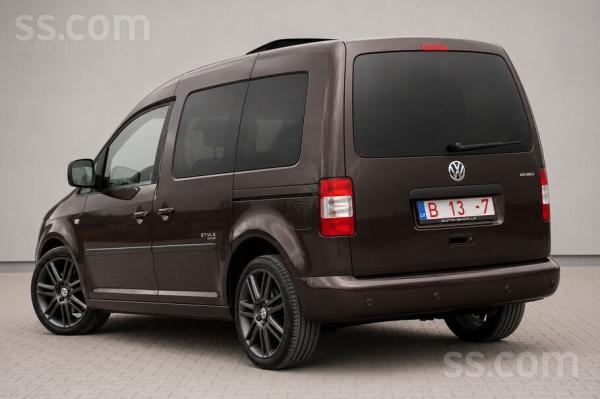 Brown Volkswagen Caddy 2009 in Tukums, with an engine capacity of 2.00 L and mileage of 251 thousand km for 6900 €, photo 5 on AUTOMOTO.COM.LV