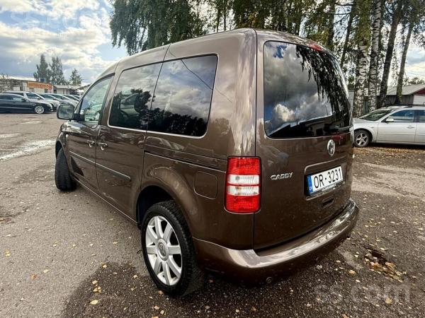 Brown Volkswagen Caddy 2010 in Riga, with an engine capacity of 1.60 L and mileage of 0 thousand km for 5990 €, photo 5 on AUTOMOTO.COM.LV