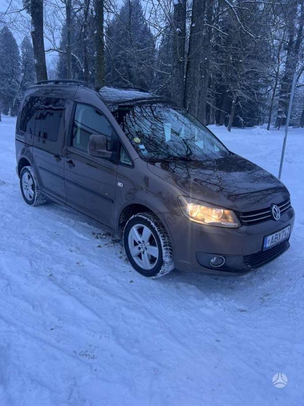 Brūns Volkswagen Caddy 2011 Kauņa, ar dzinēja tilpumu 1.60 L un nobraukumu 276 tūkst. km par 5650 €, foto 2 vietnē AUTOMOTO.COM.LV