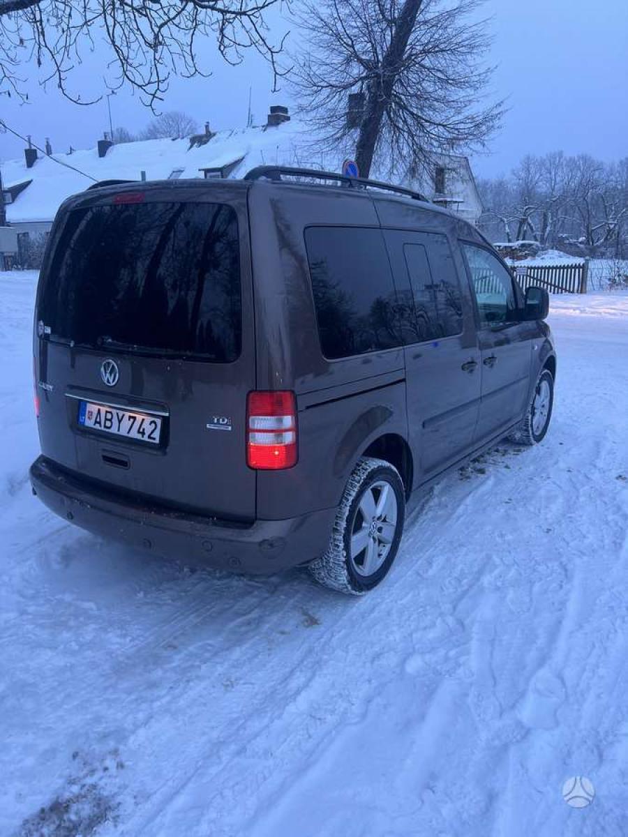 Brūns Volkswagen Caddy 2011 Kauņa, ar dzinēja tilpumu 1.60 L un nobraukumu 276 tūkst. km par 5650 €, foto 3 vietnē AUTOMOTO.COM.LV