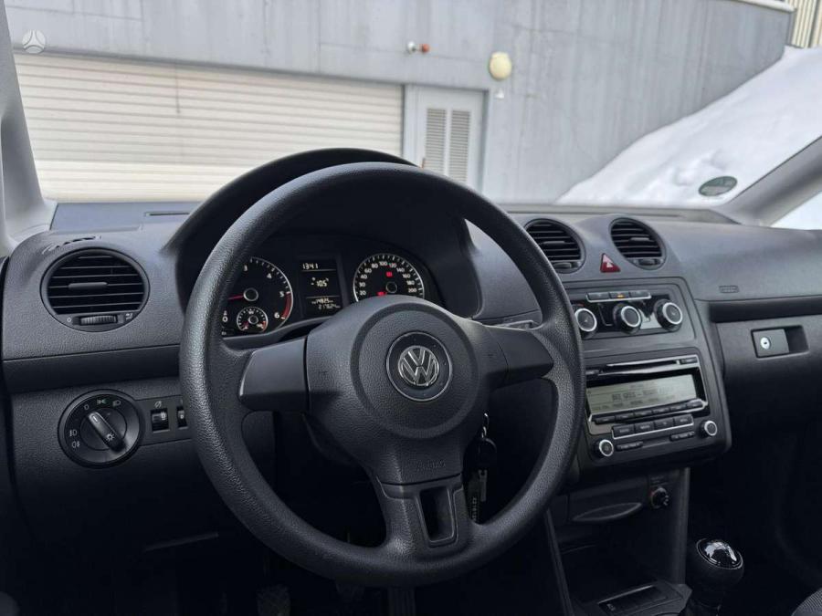 Brūns Volkswagen Caddy 2011 Viļņa, ar dzinēja tilpumu 1.60 L un nobraukumu 218 tūkst. km par 6999 €, foto 7 vietnē AUTOMOTO.COM.LV
