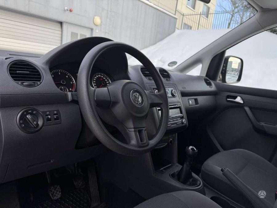 Brūns Volkswagen Caddy 2011 Viļņa, ar dzinēja tilpumu 1.60 L un nobraukumu 218 tūkst. km par 6999 €, foto 9 vietnē AUTOMOTO.COM.LV