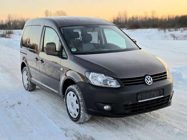 Brown Volkswagen Caddy 2011 in Kedainiai, with an engine capacity of 1.97 L and mileage of 272 thousand km for 6800 €, photo 1 on AUTOMOTO.COM.LV