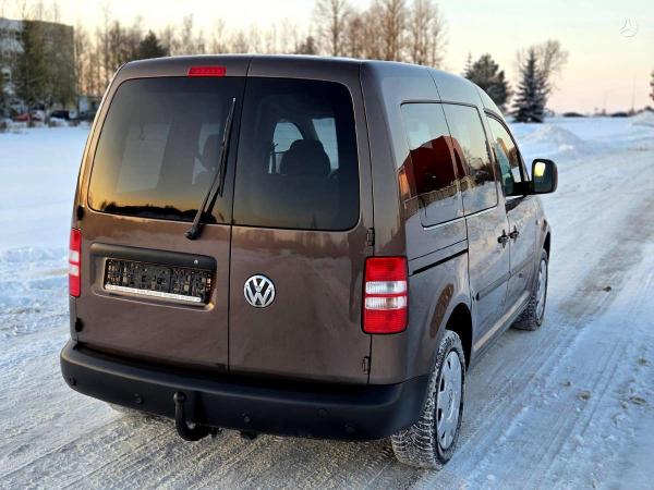 Brown Volkswagen Caddy 2011 in Kedainiai, with an engine capacity of 1.97 L and mileage of 272 thousand km for 6800 €, photo 7 on AUTOMOTO.COM.LV