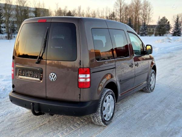 Brown Volkswagen Caddy 2011 in Kedainiai, with an engine capacity of 1.97 L and mileage of 272 thousand km for 6800 €, photo 8 on AUTOMOTO.COM.LV