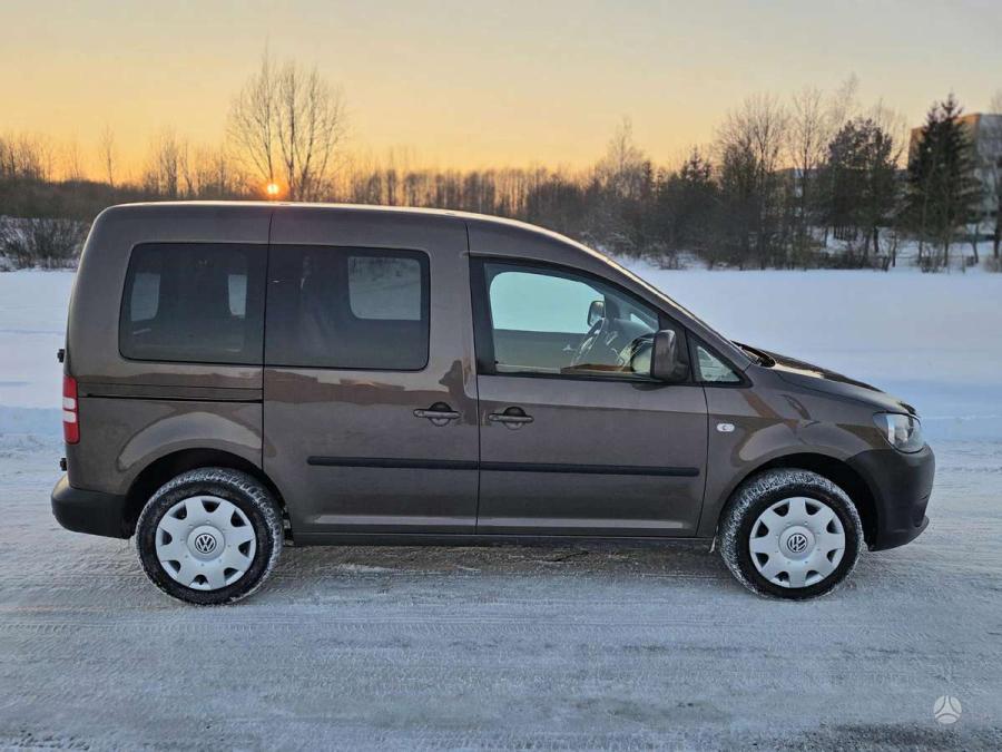 Brūns Volkswagen Caddy 2011 Kėdainiai, ar dzinēja tilpumu 1.97 L un nobraukumu 272 tūkst. km par 6800 €, foto 9 vietnē AUTOMOTO.COM.LV