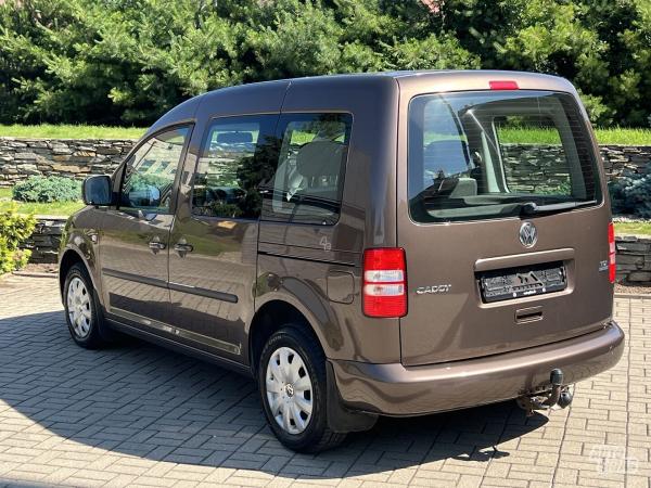 Brūns Volkswagen Caddy 2011 Kėdainiai, ar dzinēja tilpumu 1.60 L un nobraukumu 272 tūkst. km par 5500 €, foto 4 vietnē AUTOMOTO.COM.LV