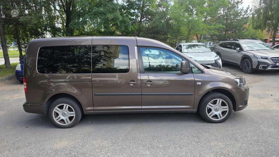 Brown Volkswagen Caddy 2011 in Vilnius, with an engine capacity of 1.60 L and mileage of 280 thousand km for 5700 €, photo 4 on AUTOMOTO.COM.LV