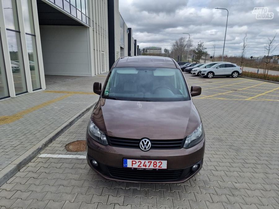 Brown Volkswagen Caddy 2012 in Vilnius, with an engine capacity of 1.60 L and mileage of 175 thousand km for 7190 €, photo 7 on AUTOMOTO.COM.LV