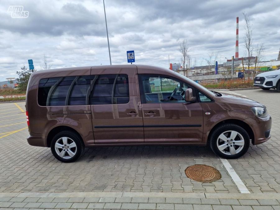 Brown Volkswagen Caddy 2012 in Vilnius, with an engine capacity of 1.60 L and mileage of 175 thousand km for 7190 €, photo 9 on AUTOMOTO.COM.LV