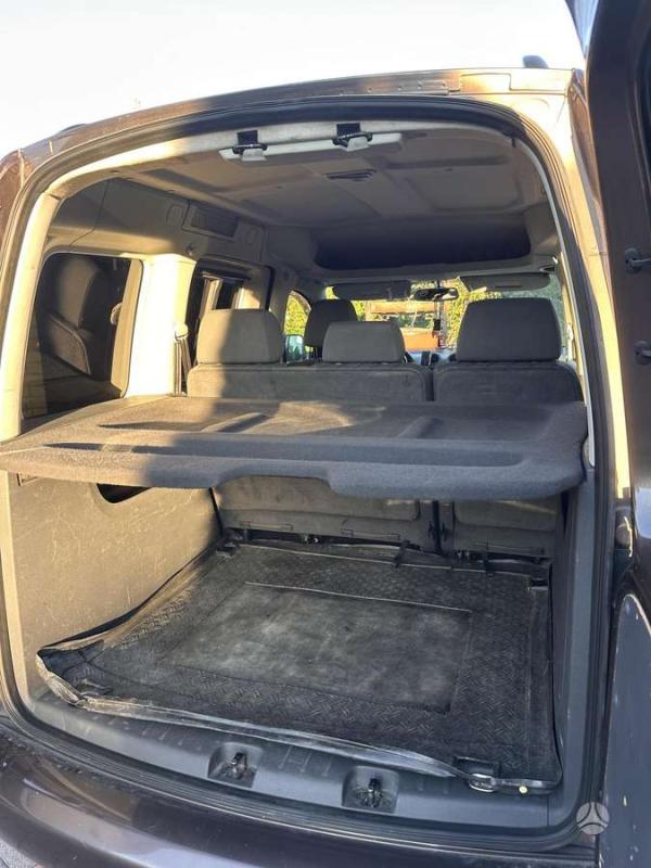 Brown Volkswagen Caddy 2012 in Kaunas, with an engine capacity of 1.97 L and mileage of 461 thousand km for 12900 €, photo 6 on AUTOMOTO.COM.LV