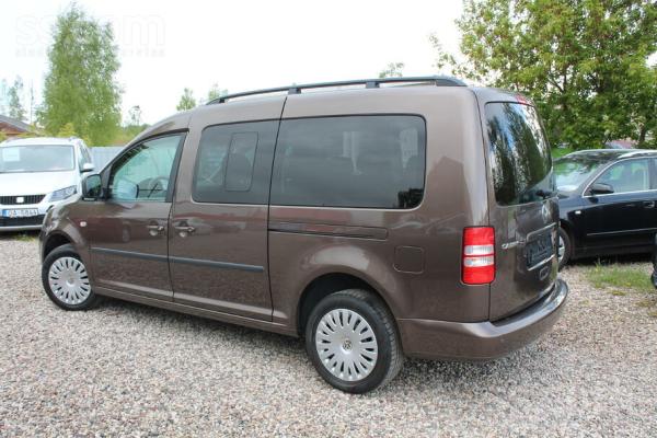 Brown Volkswagen Caddy 2013 in Daugavpils, with an engine capacity of 1.60 L and mileage of 247 thousand km for 7590 €, photo 5 on AUTOMOTO.COM.LV