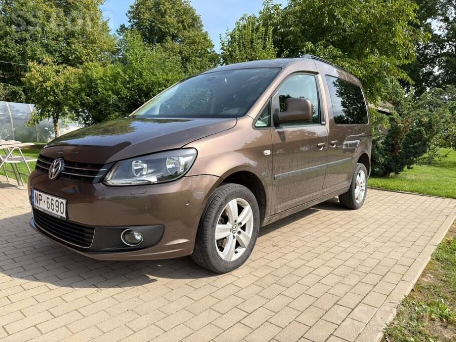 Brown Volkswagen Caddy 2013 in Jelgava, with an engine capacity of 1.60 L and mileage of 395 thousand km for 7450 €, photo 1 on AUTOMOTO.COM.LV