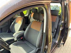 Brown Volkswagen Caddy 2013 in Jelgava, with an engine capacity of 1.60 L and mileage of 395 thousand km for 7450 €, photo 6 on AUTOMOTO.COM.LV