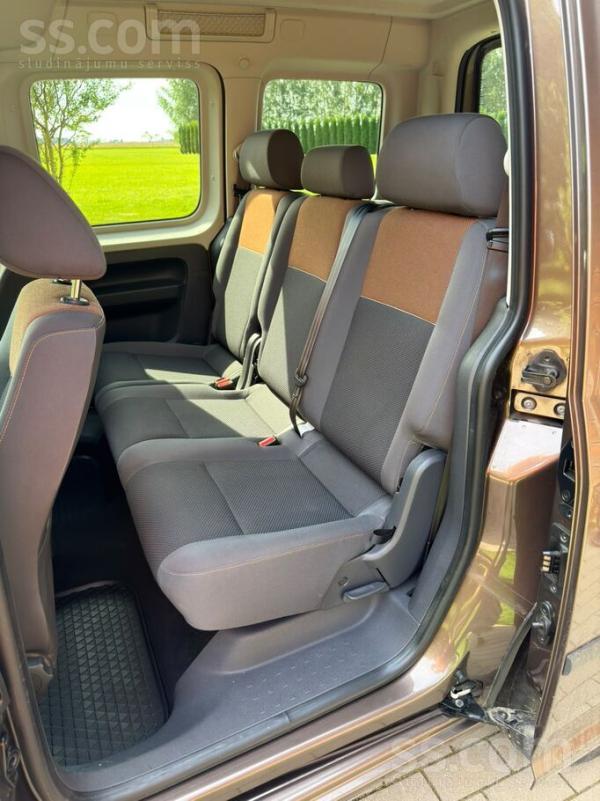 Brown Volkswagen Caddy 2013 in Jelgava, with an engine capacity of 1.60 L and mileage of 395 thousand km for 7450 €, photo 6 on AUTOMOTO.COM.LV