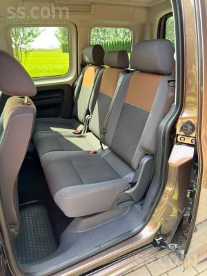 Brown Volkswagen Caddy 2013 in Jelgava, with an engine capacity of 1.60 L and mileage of 395 thousand km for 7450 €, photo 7 on AUTOMOTO.COM.LV
