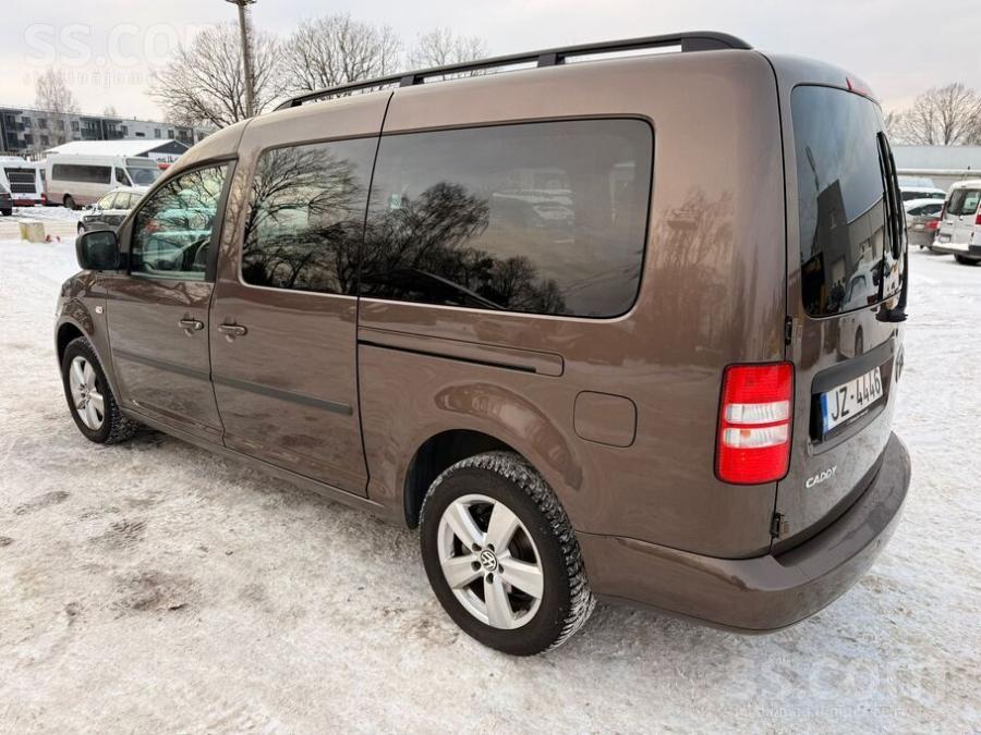 Brown Volkswagen Caddy 2015 in Riga, with an engine capacity of 1.60 L and mileage of 195 thousand km for 15770 €, photo 1 on AUTOMOTO.COM.LV