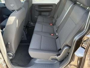 Brown Volkswagen Caddy 2016 in Vilnius, with an engine capacity of 2.00 L and mileage of 196 thousand km for 13250 €, photo 7 on AUTOMOTO.COM.LV