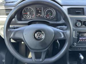 Brown Volkswagen Caddy 2016 in Vilnius, with an engine capacity of 2.00 L and mileage of 196 thousand km for 13250 €, photo 8 on AUTOMOTO.COM.LV