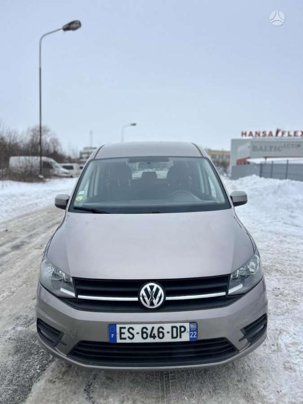 Brown Volkswagen Caddy 2017 in Panevezys, with an engine capacity of 1.99 L and mileage of 294 thousand km for 8300 €, photo 3 on AUTOMOTO.COM.LV