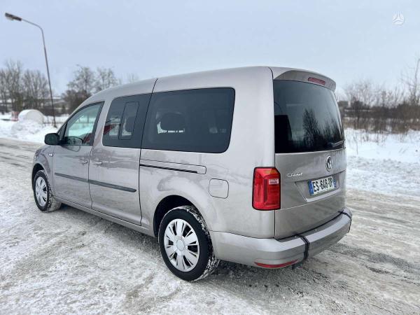 Brown Volkswagen Caddy 2017 in Panevezys, with an engine capacity of 1.99 L and mileage of 294 thousand km for 8300 €, photo 5 on AUTOMOTO.COM.LV