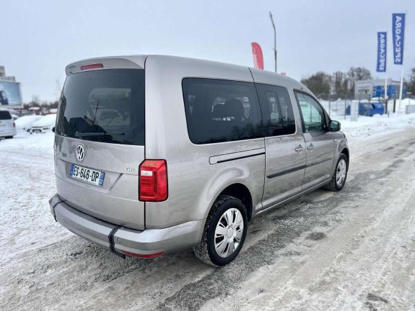 Brown Volkswagen Caddy 2017 in Panevezys, with an engine capacity of 1.99 L and mileage of 294 thousand km for 8300 €, photo 7 on AUTOMOTO.COM.LV