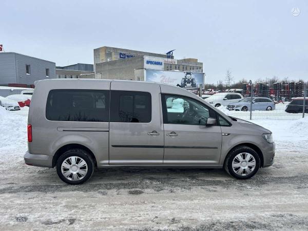 Brown Volkswagen Caddy 2017 in Panevezys, with an engine capacity of 1.99 L and mileage of 294 thousand km for 8300 €, photo 8 on AUTOMOTO.COM.LV