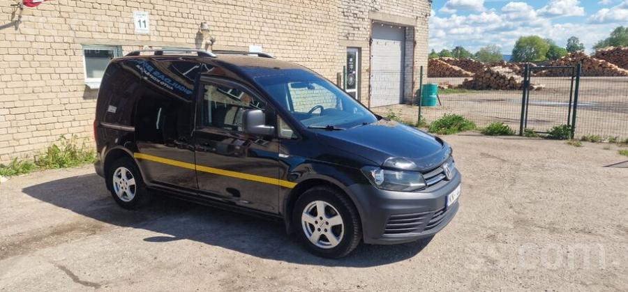 Brown Volkswagen Caddy 2017 in Riga, with an engine capacity of 2.00 L and mileage of 248 thousand km for 11500 €, photo 1 on AUTOMOTO.COM.LV